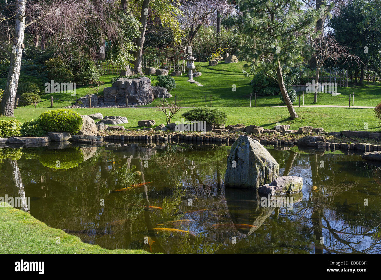 Holland park london garden hi-res stock photography and images - Alamy
