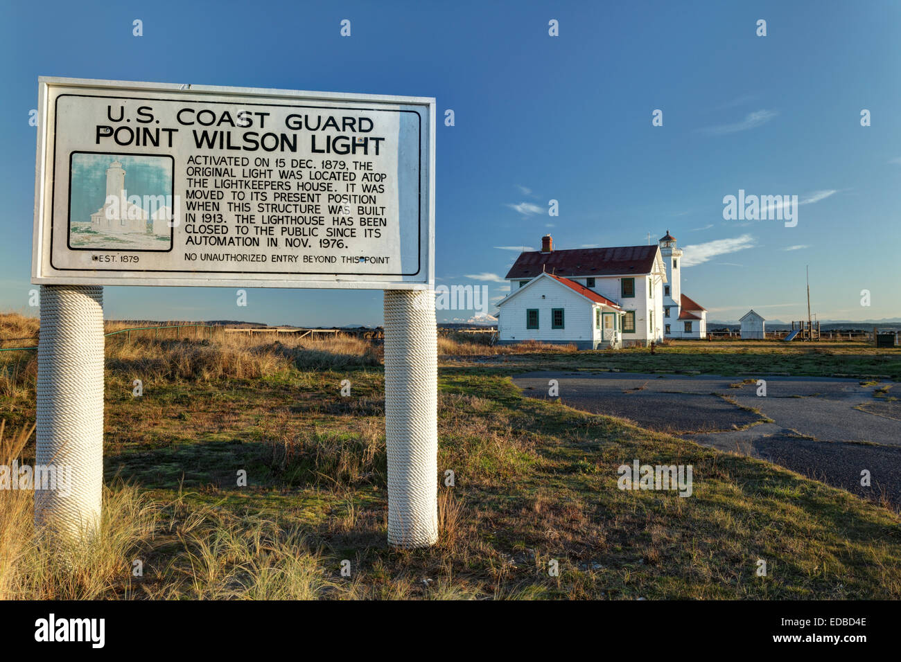 Point Wilson Lighthouse and snowy Mount Baker at sunrise, Fort Warden ...
