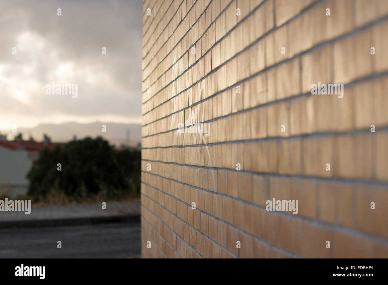 Brick wall sunset hi-res stock photography and images - Alamy
