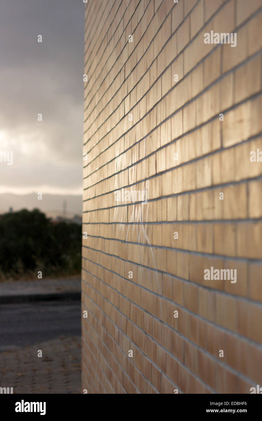 Brick wall sunset hi-res stock photography and images - Alamy