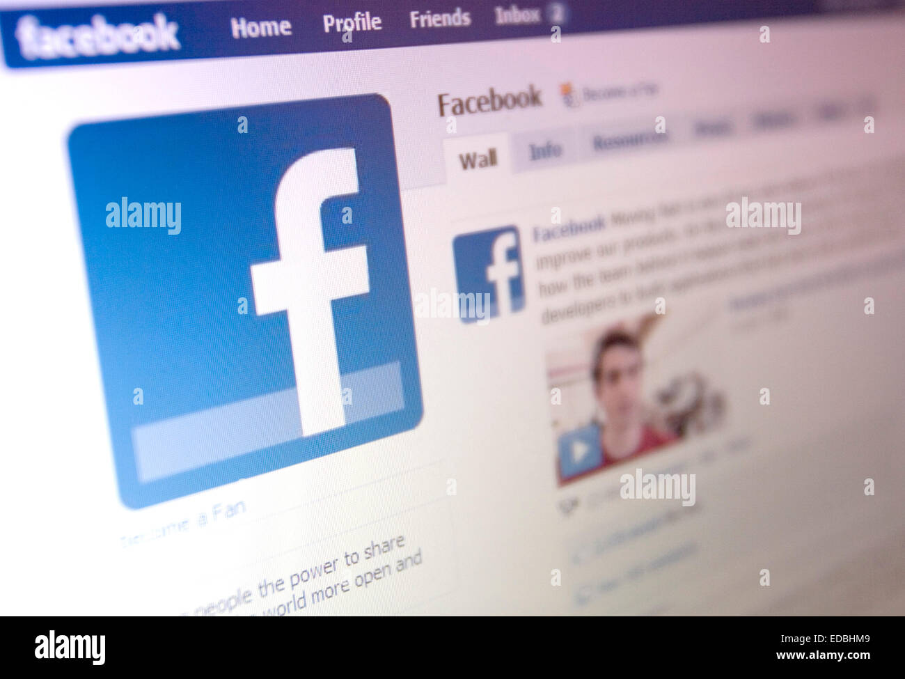 Facebook logo social networking hi-res stock photography and images - Alamy
