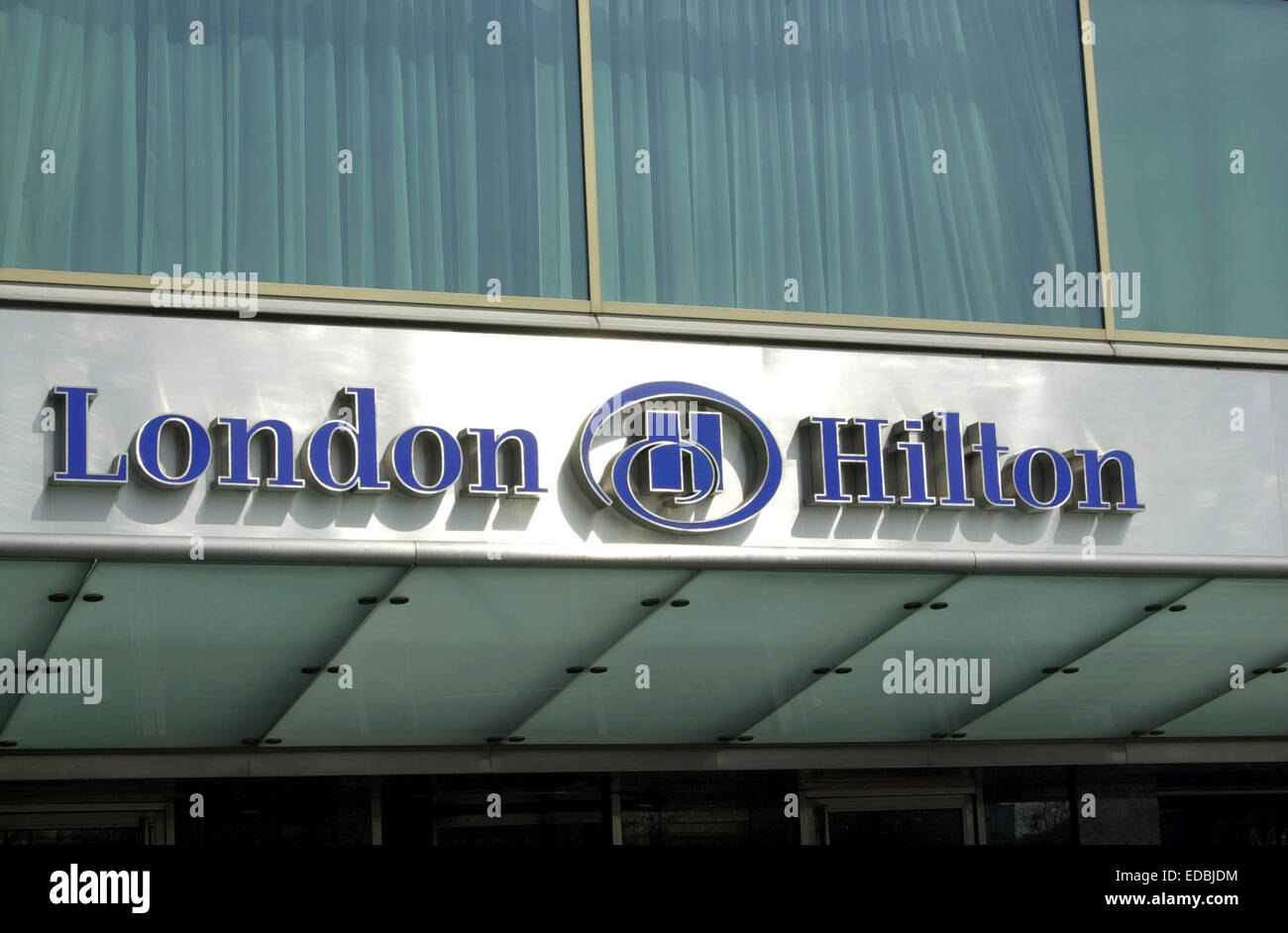 Picture shows the Hilton Hotel on Park Lane, Central London Stock Photo ...
