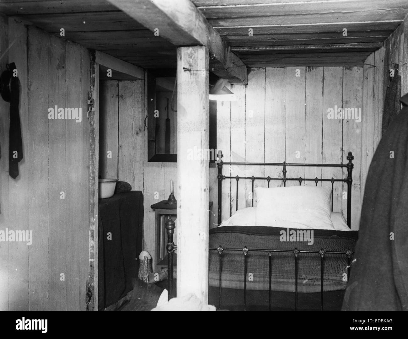 The interior of a German underground dug-out Stock Photo - Alamy