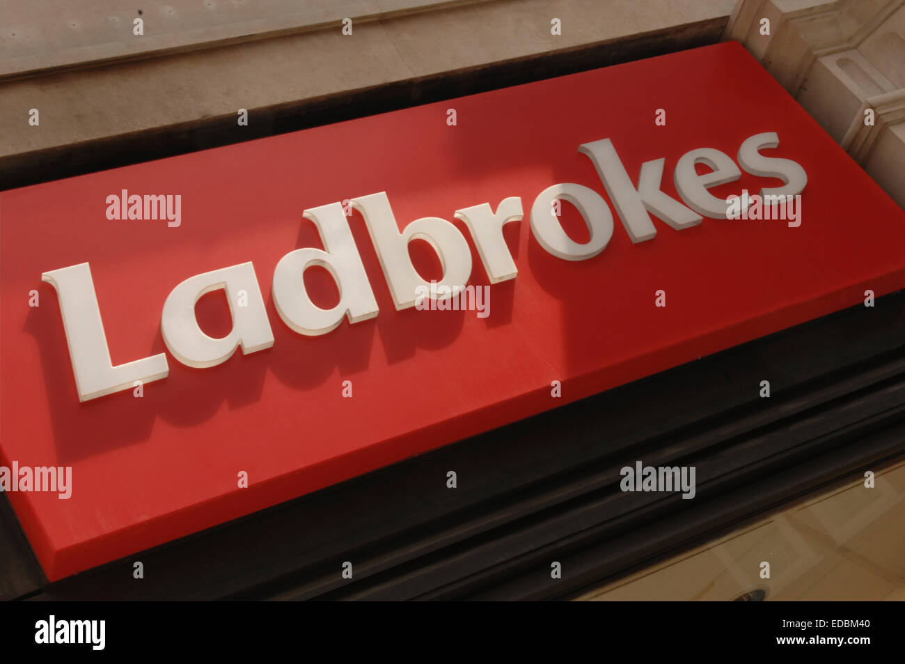 Shop logos hi-res stock photography and images - Alamy