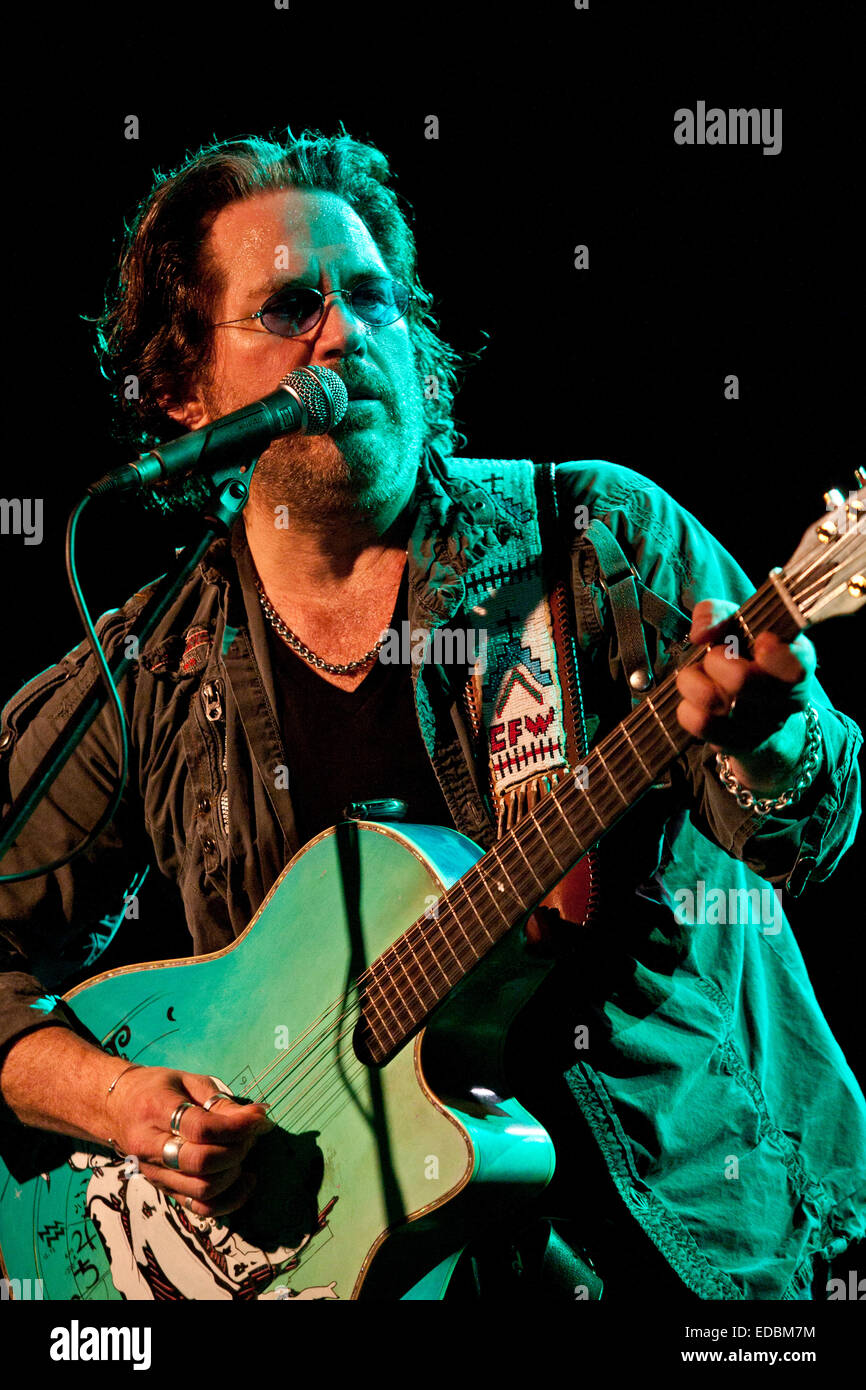 Kip Winger acoustic concert at Club202, Budapest, Hungary Sept 26, 2012 ...