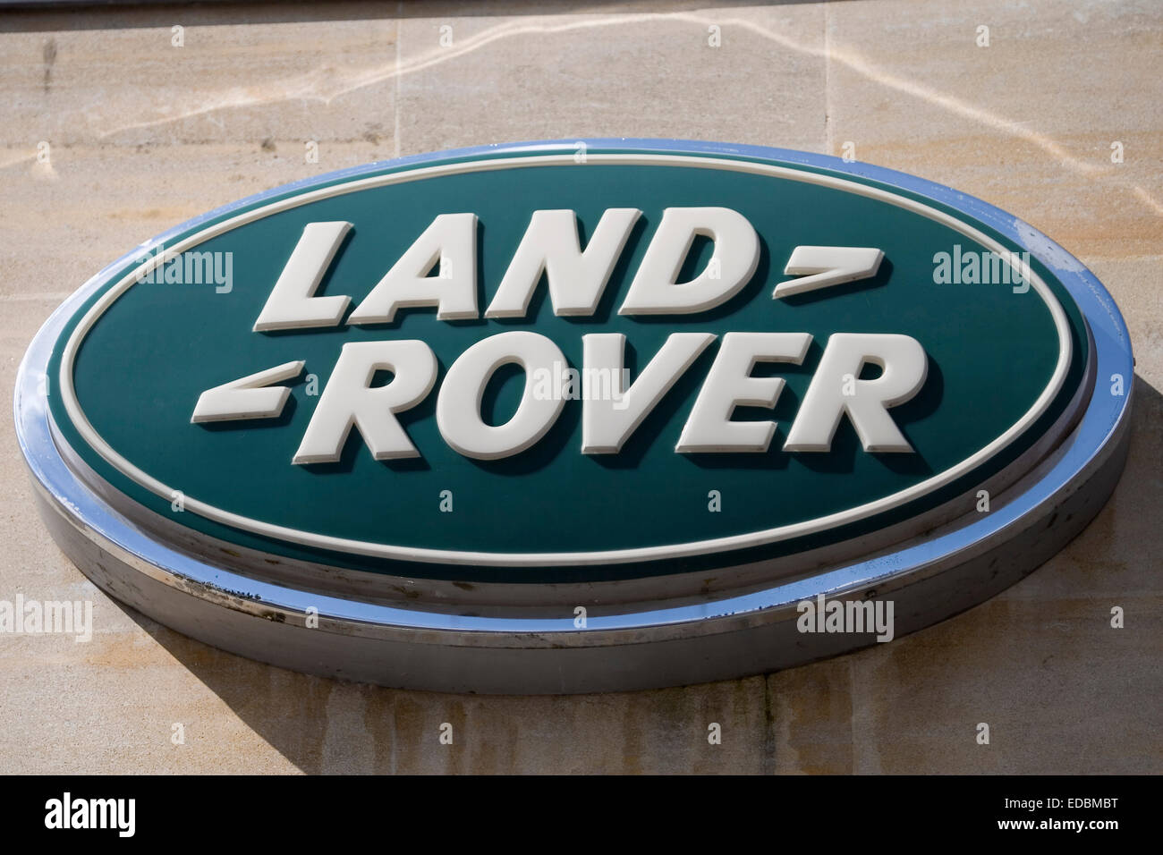 Jaguar land rover logo hi-res stock photography and images - Alamy