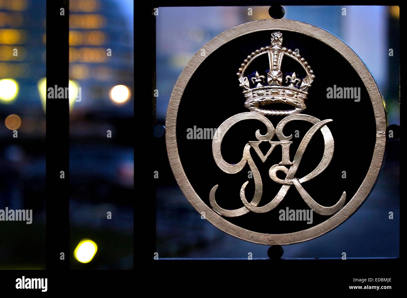 Royal crown emblem hi-res stock photography and images - Alamy