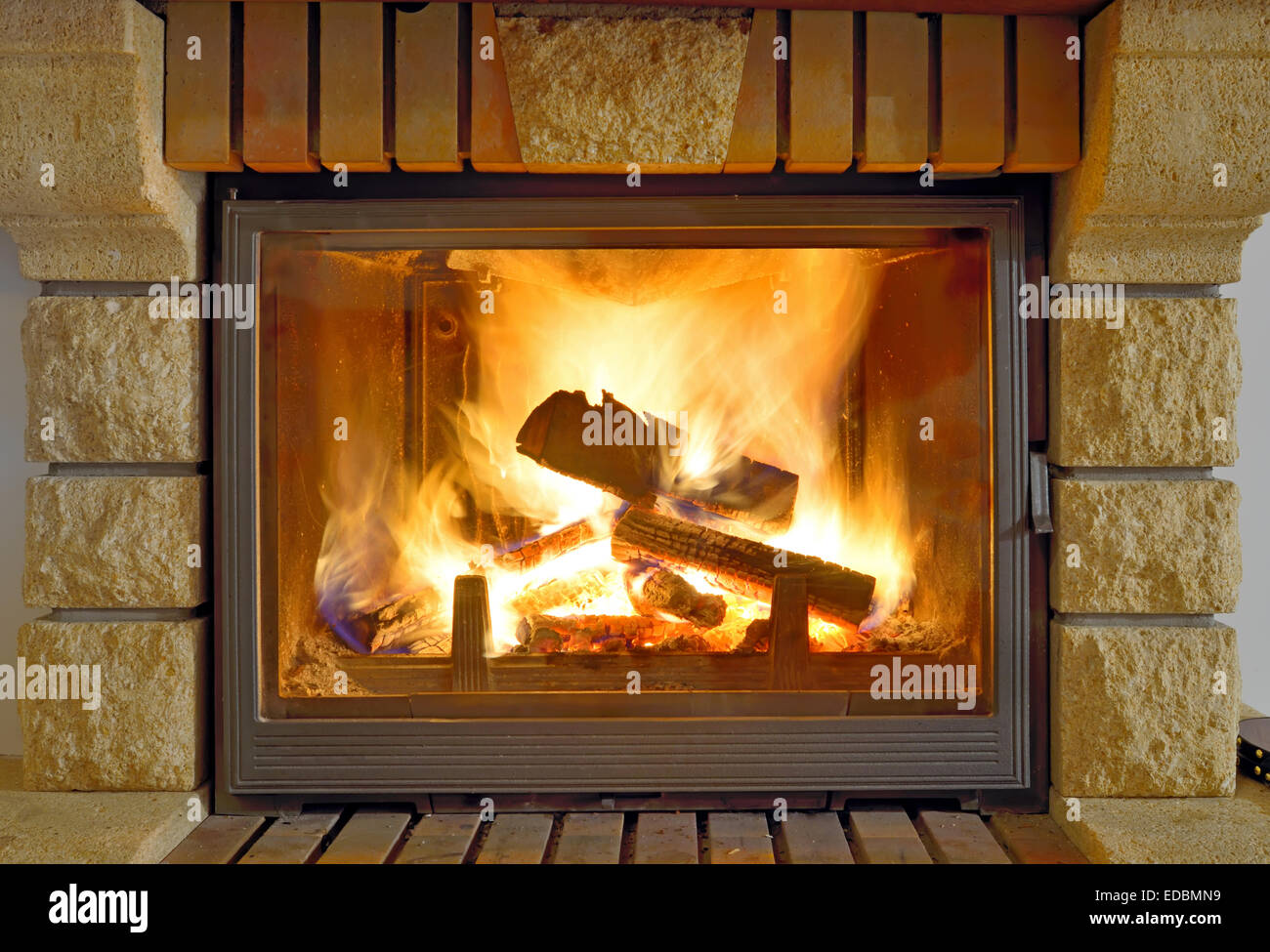 Roaring fireplace hi-res stock photography and images - Alamy