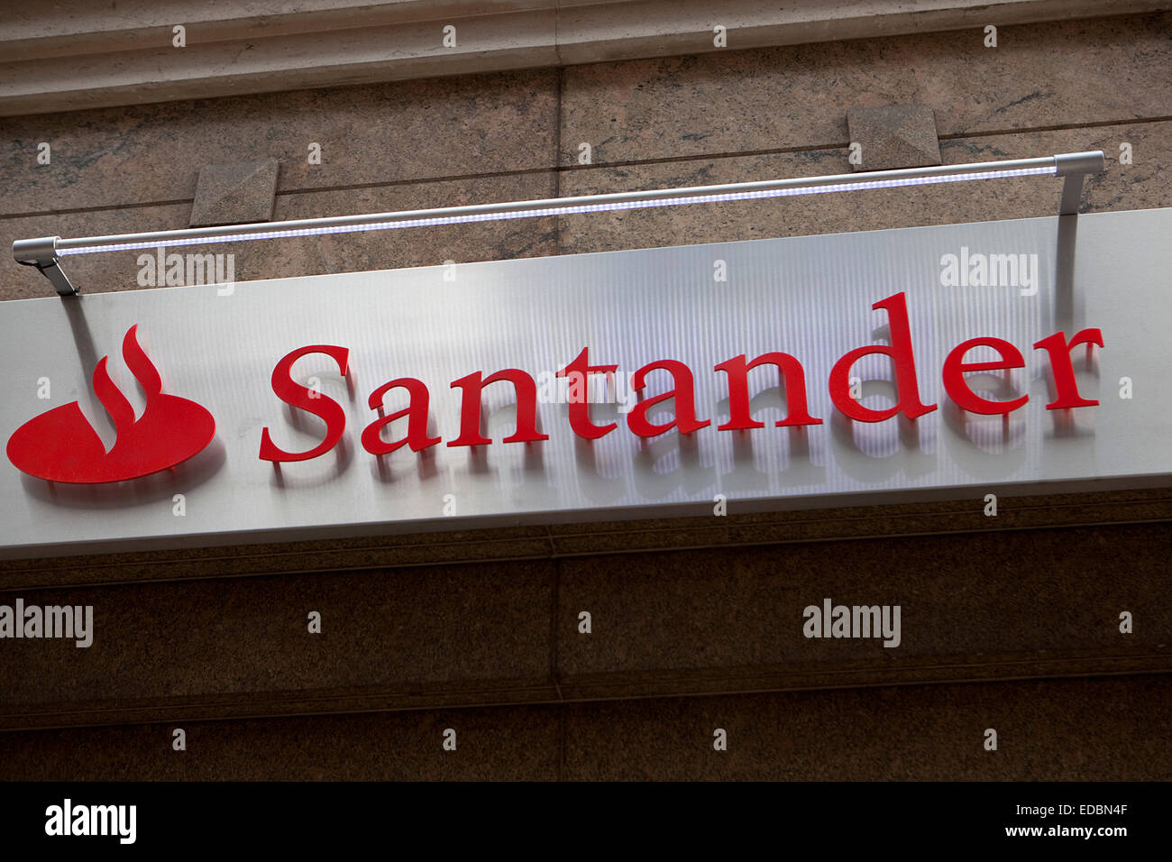 Banking with santander hi-res stock photography and images - Alamy