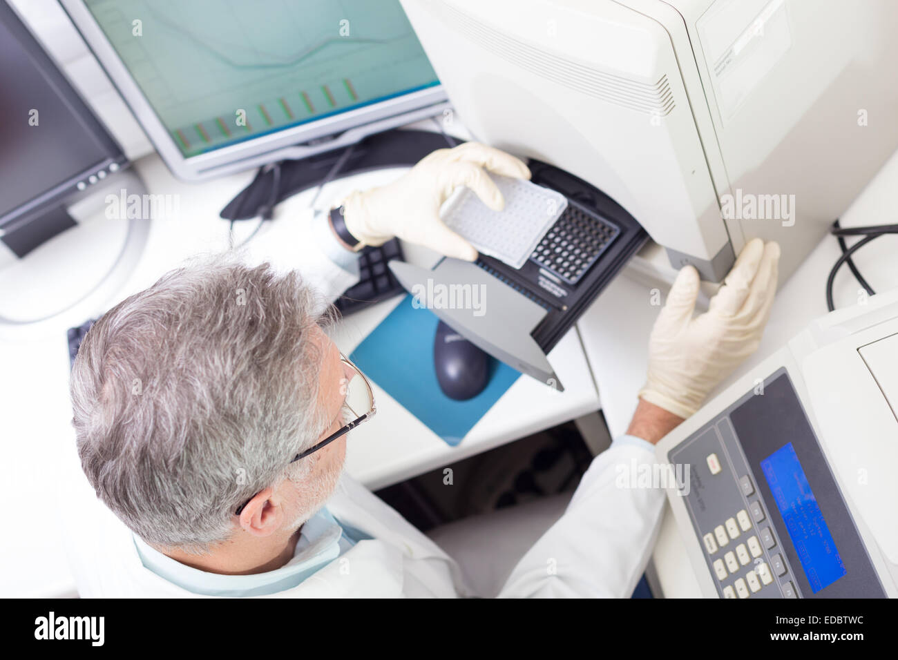 Real laboratory hi-res stock photography and images - Alamy