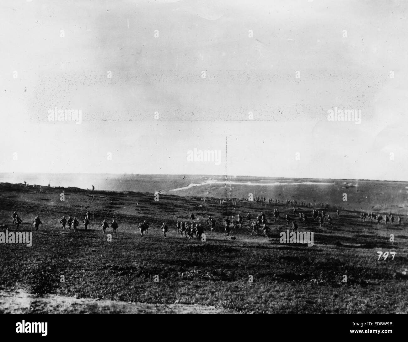 Soldiers advancing Black and White Stock Photos & Images - Alamy