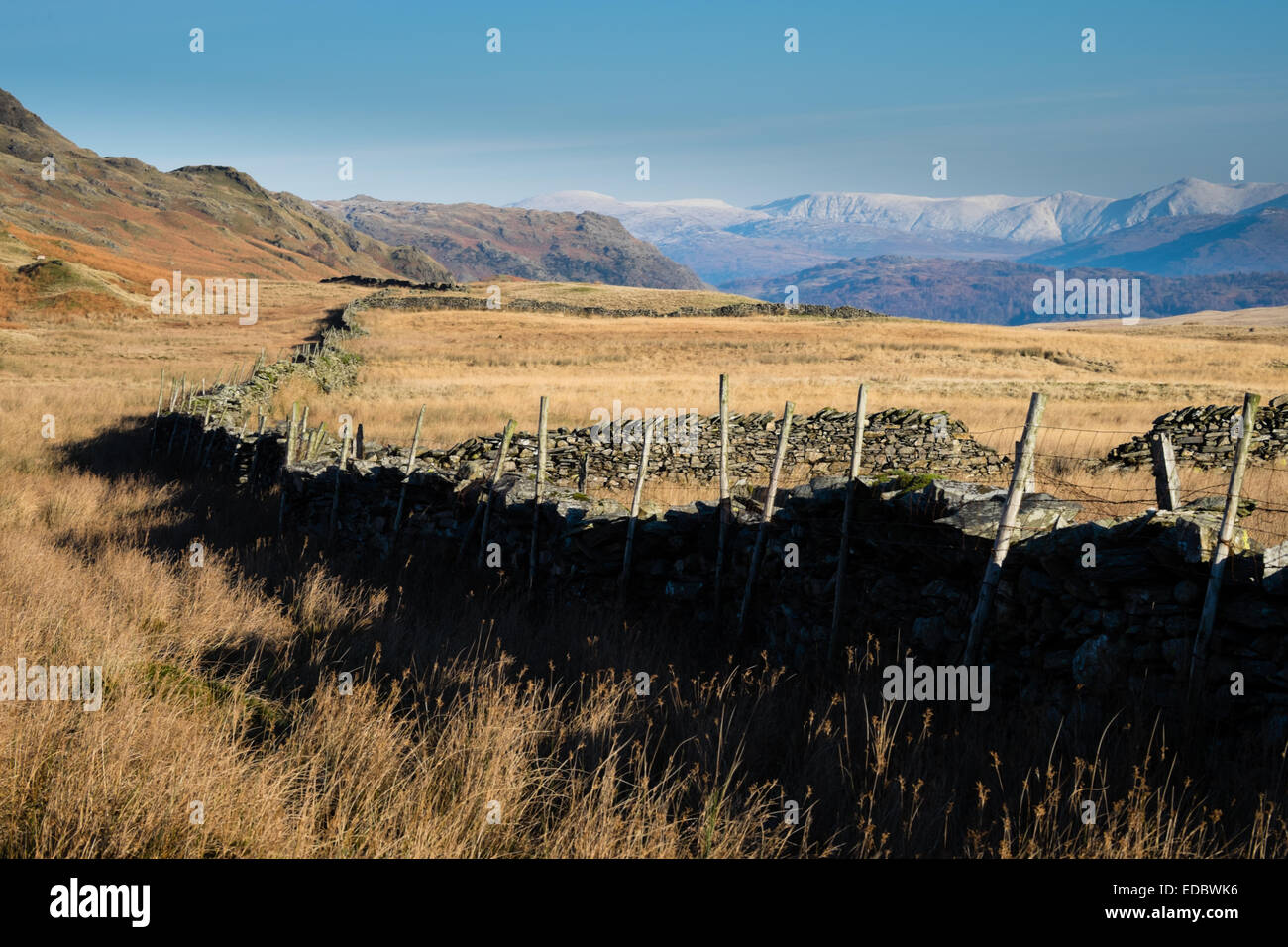 Plain with mountains hi-res stock photography and images - Alamy
