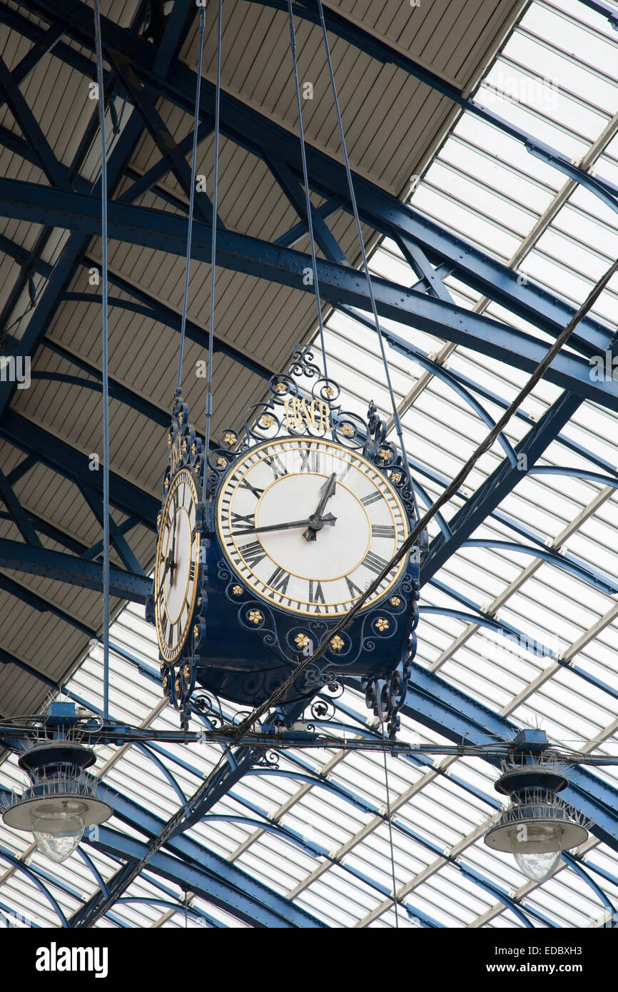 Brighton station clock hi-res stock photography and images - Alamy