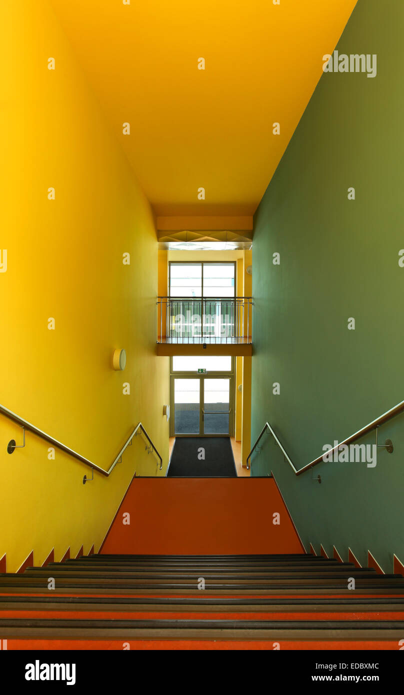 Color modern school building hi-res stock photography and images - Alamy