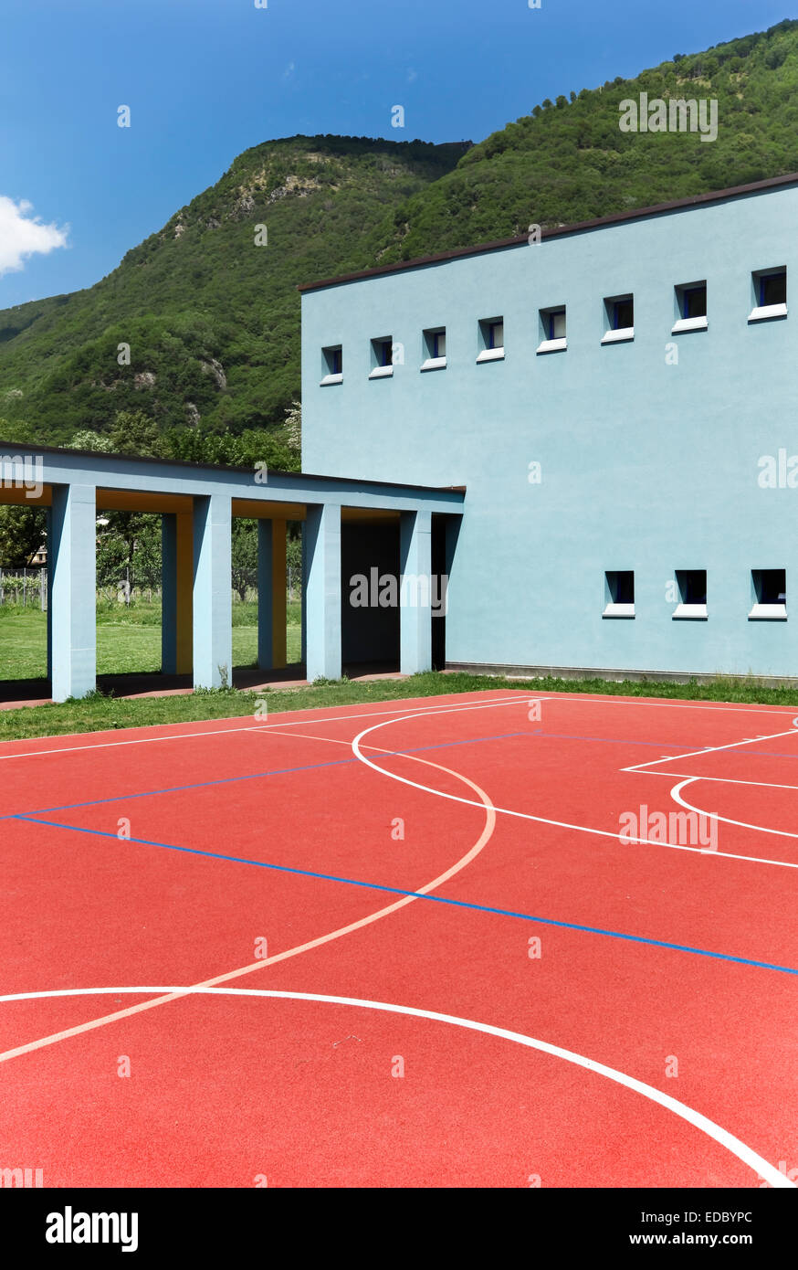 public school, building from the outside Stock Photo - Alamy