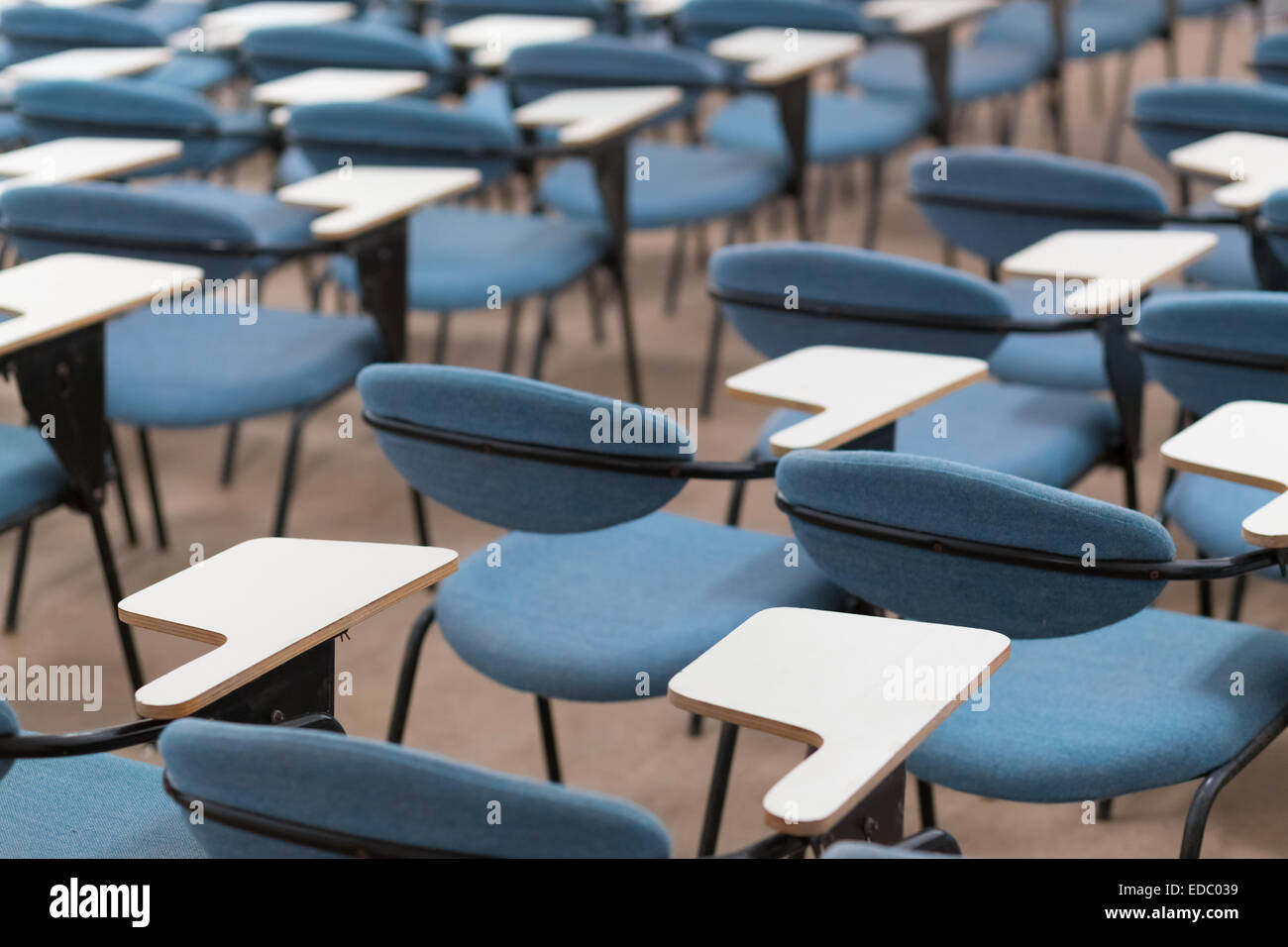 Empty conference hall Stock Photo - Alamy