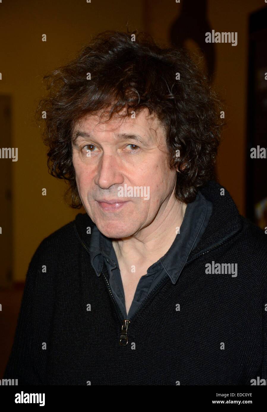 Stephen Rea out and about for Celebrity Candids - SUN, , New York, NY ...
