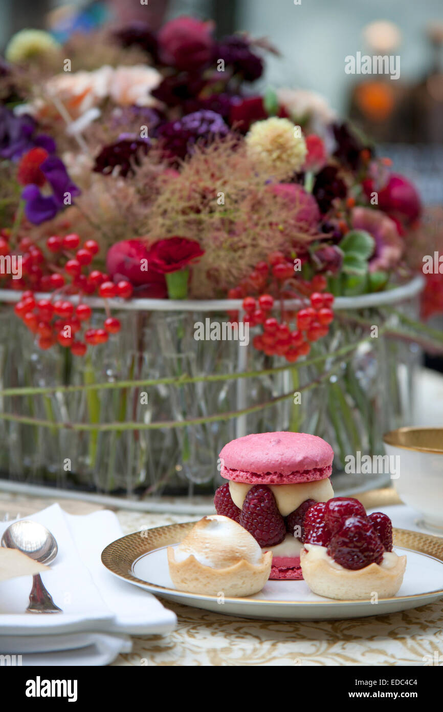 Table setup hotel restaurant hi-res stock photography and images - Alamy