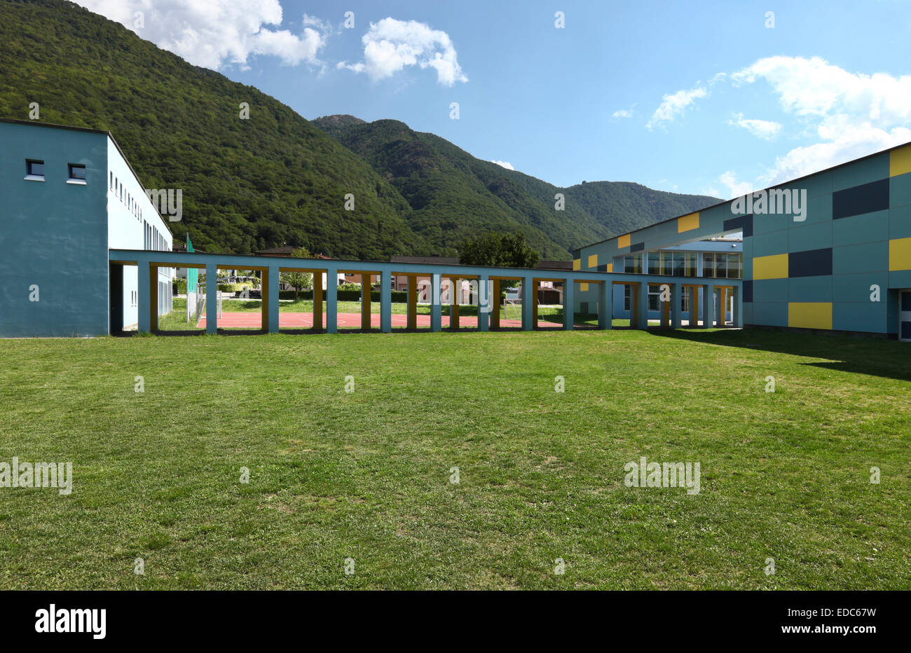 Color modern school building hi-res stock photography and images - Alamy
