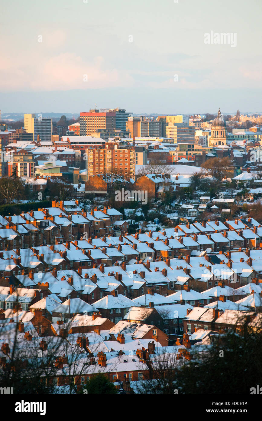 Snow rooftops england hi-res stock photography and images - Alamy