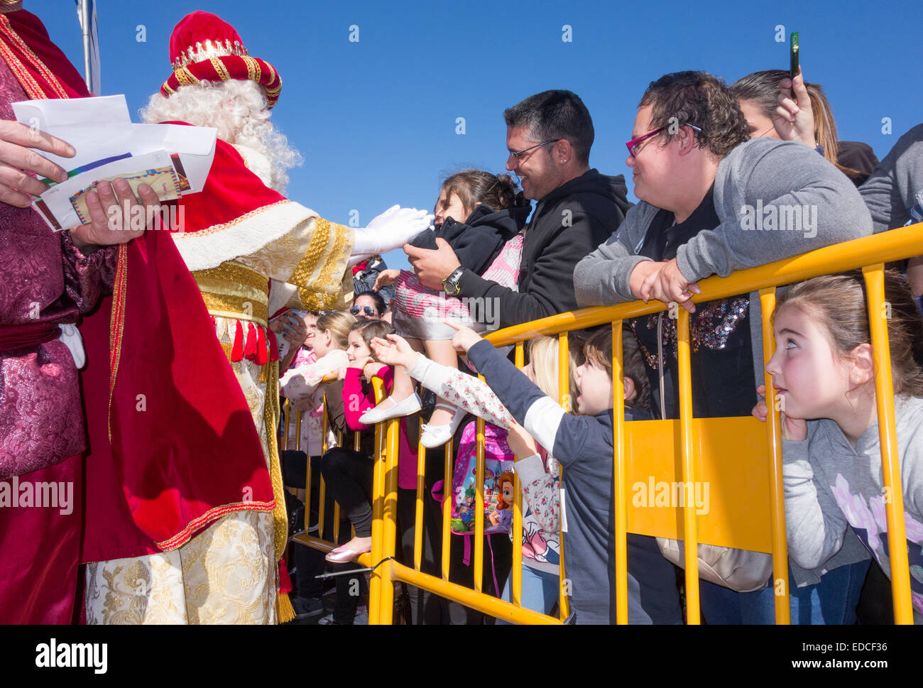 Los Reyes Magos ( three kings or three wise men) parade in Spain Stock ...