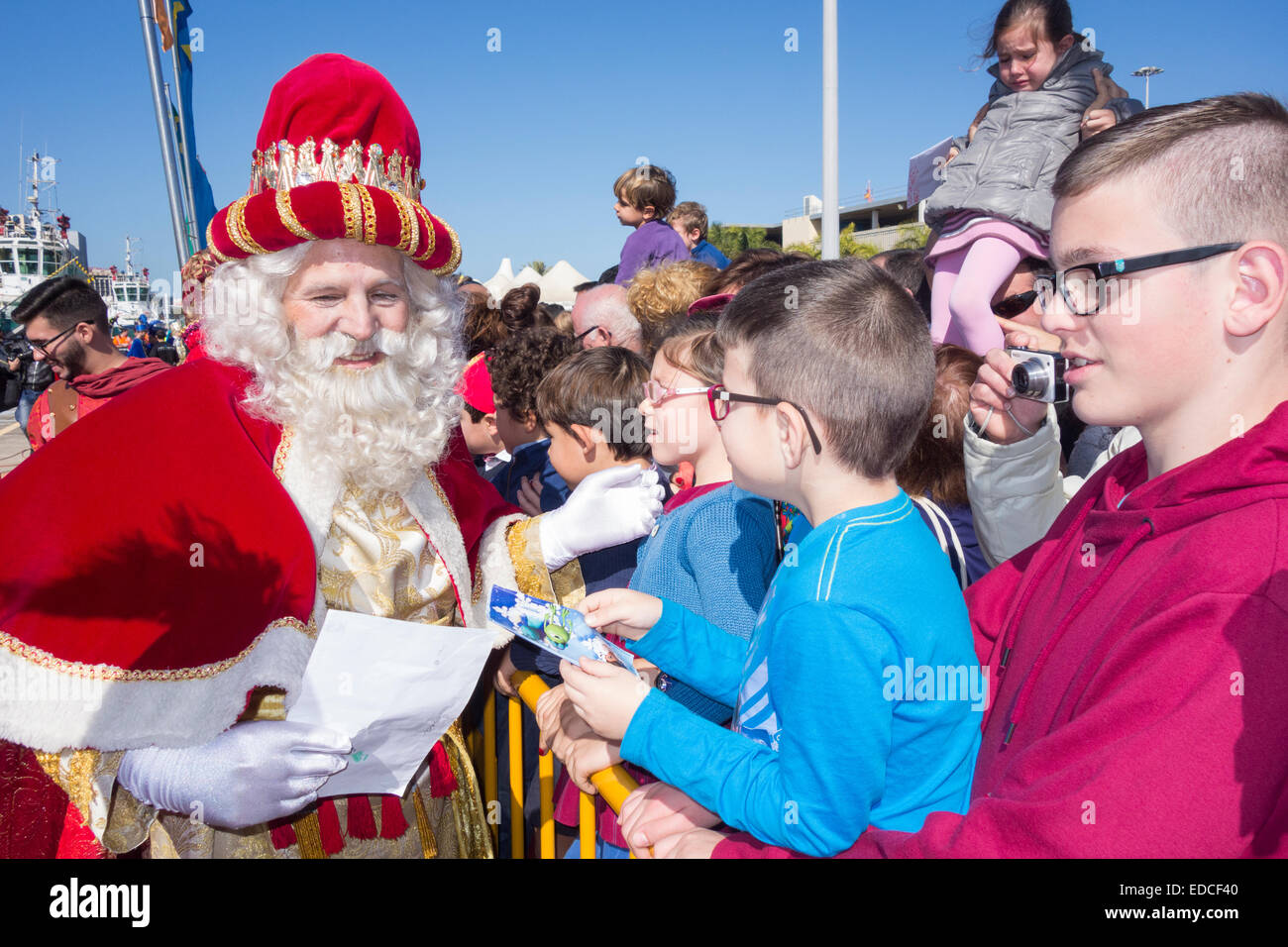 Los Reyes Magos ( three kings or three wise men) parade in Spain Stock ...