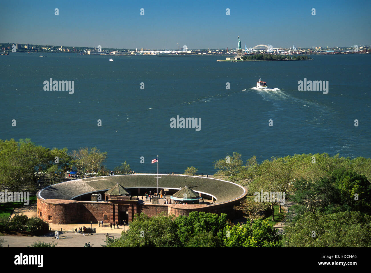 Castle Clinton in Battery Park and New York Harbor, NYC Stock Photo - Alamy