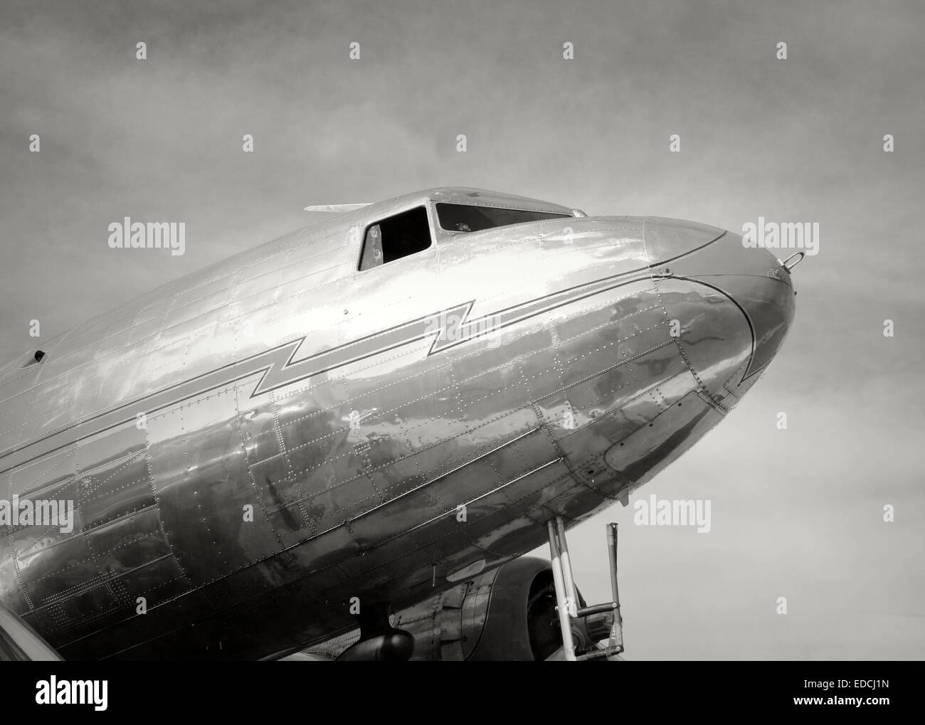 Old dc 3 propeller plane hi-res stock photography and images - Alamy
