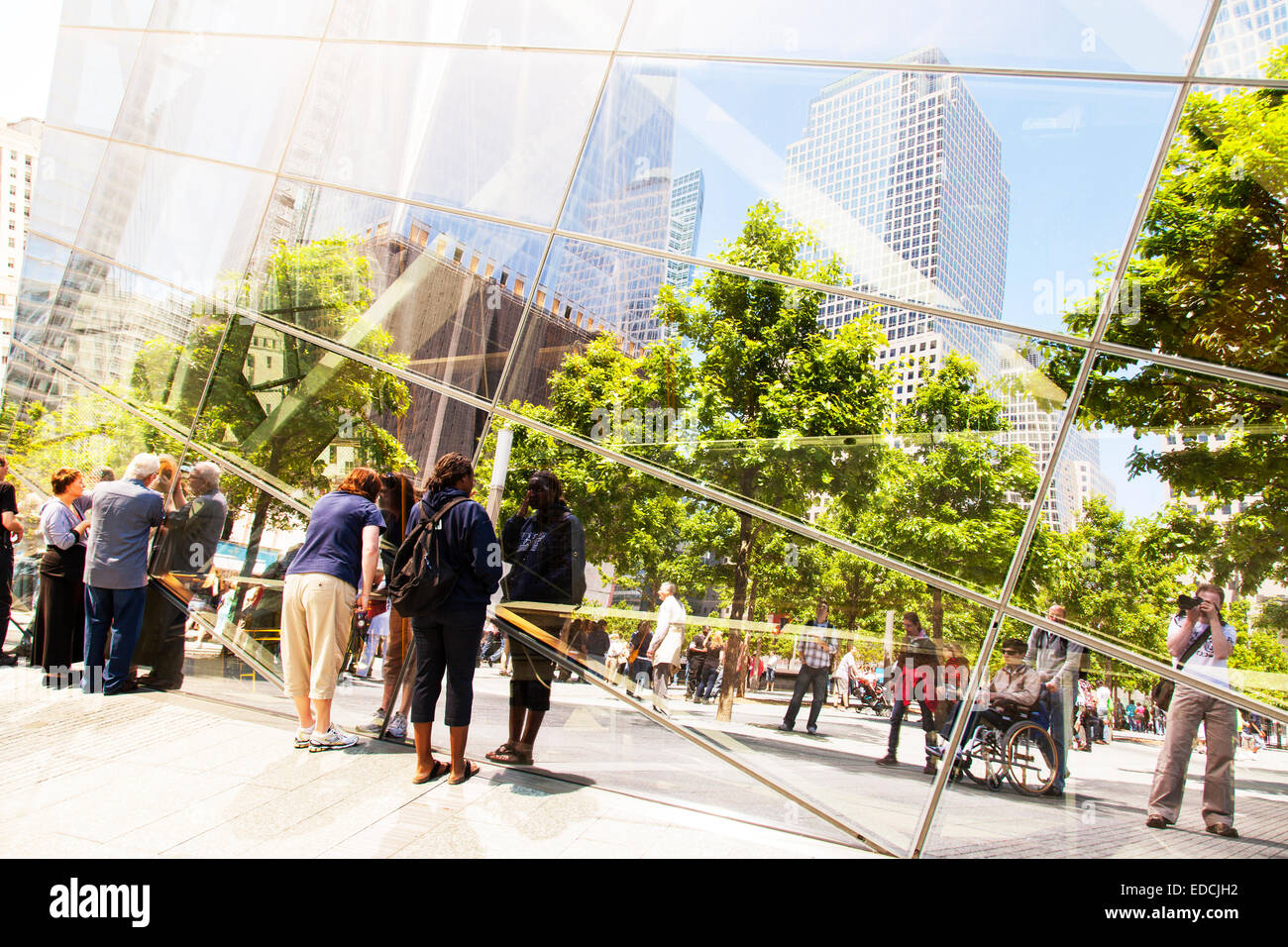 People reflection in window hi-res stock photography and images - Alamy