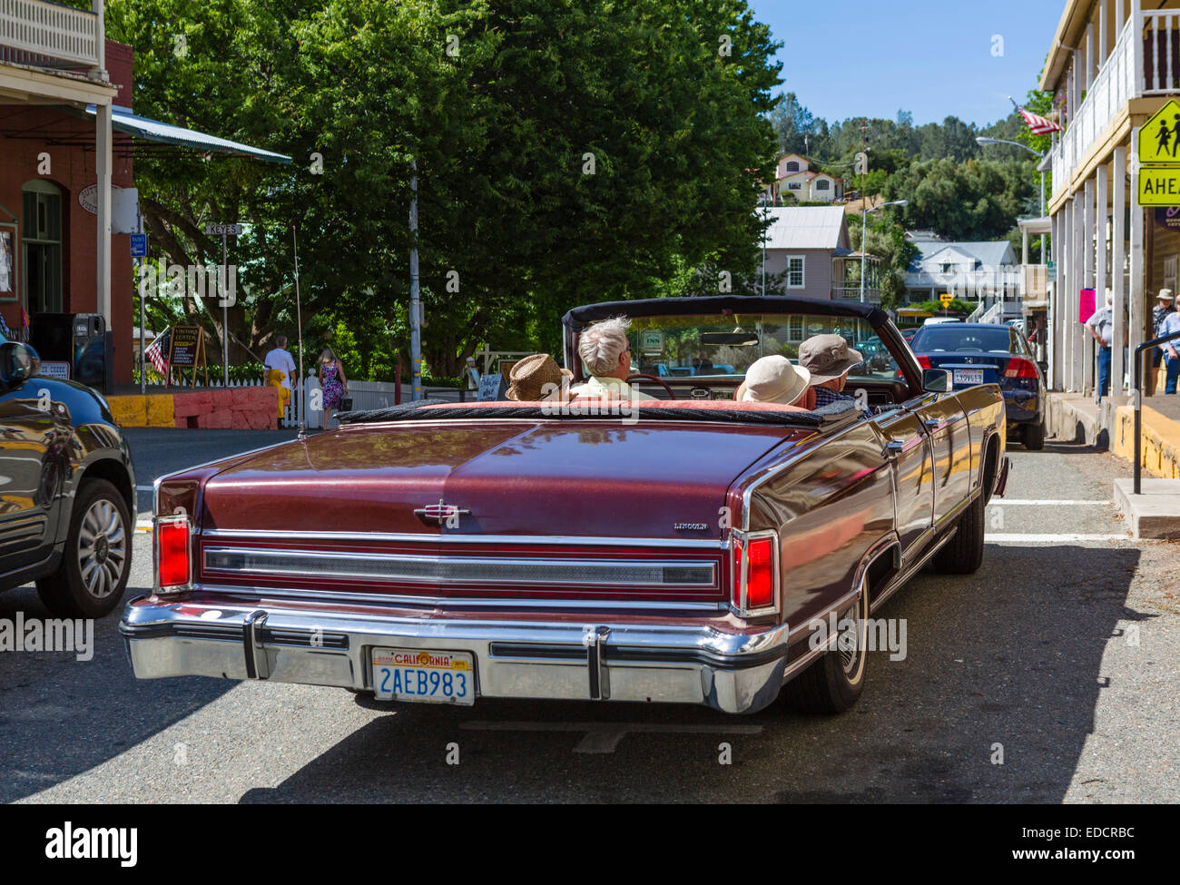 Lincoln Continental Convertible Entourage