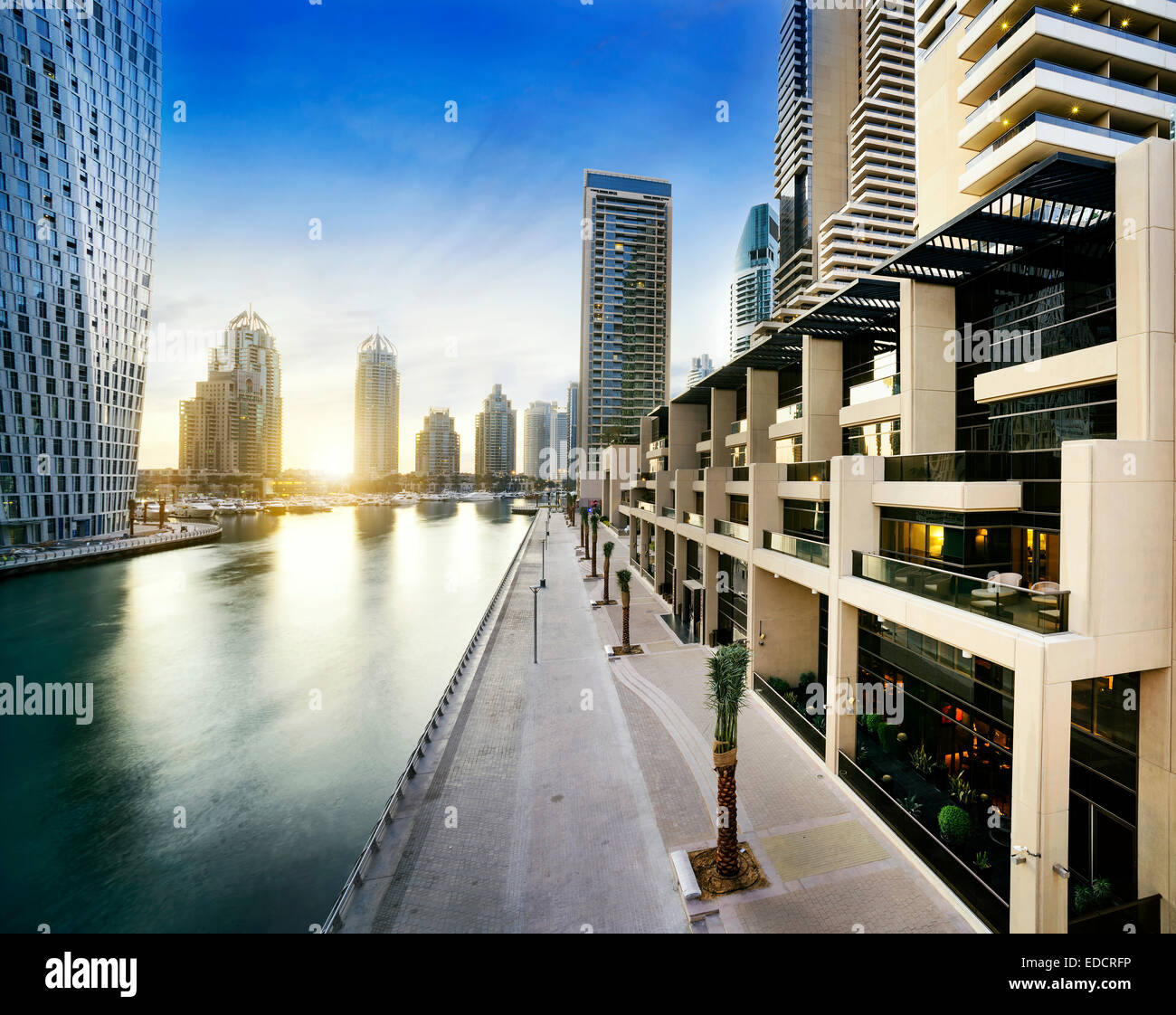 Dubai night club hi-res stock photography and images - Alamy