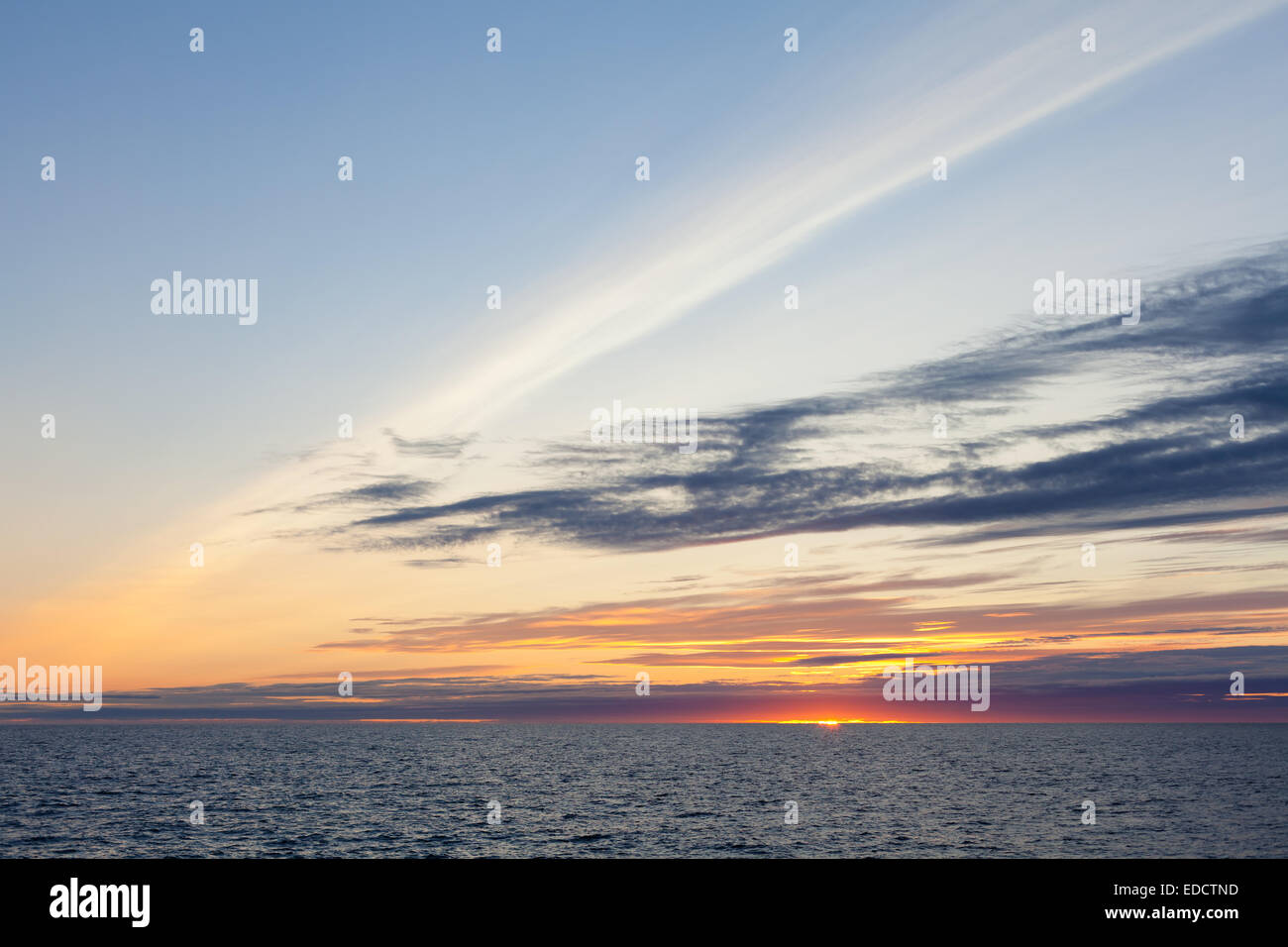 Stratus clouds hi-res stock photography and images - Alamy