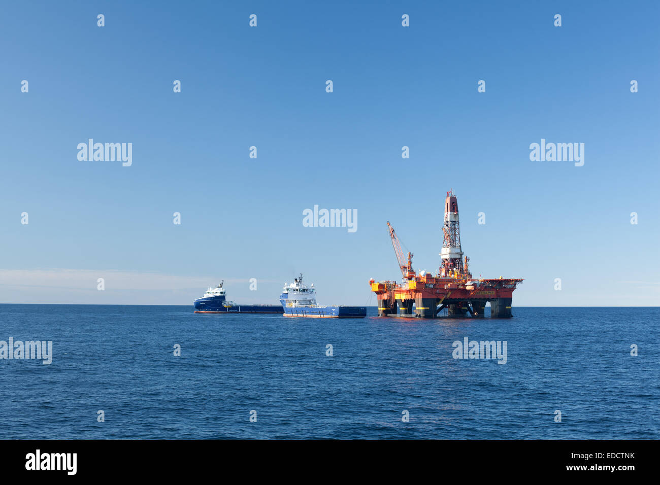 Platform alpha hi-res stock photography and images - Alamy