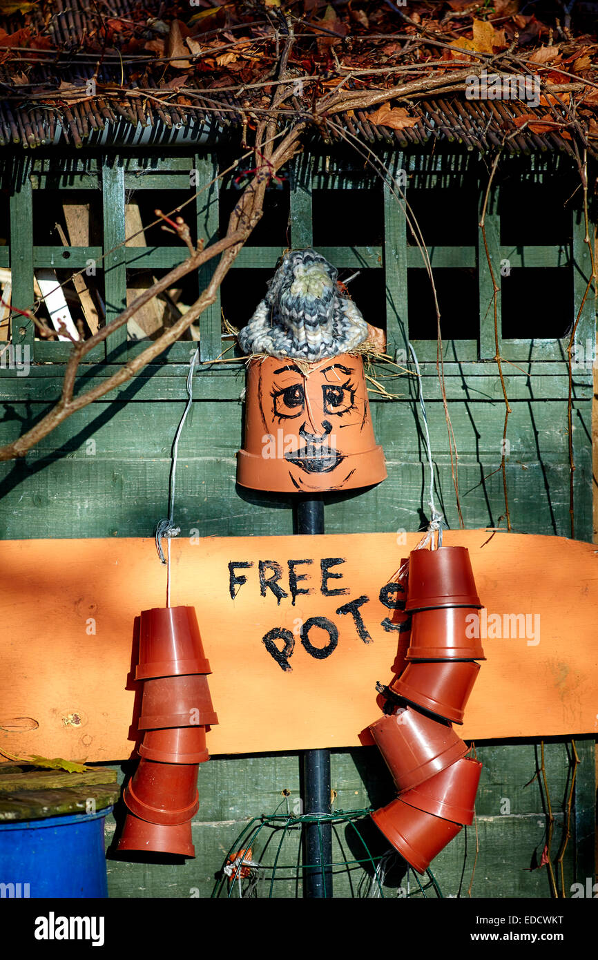 Person making scarecrow hi-res stock photography and images - Alamy