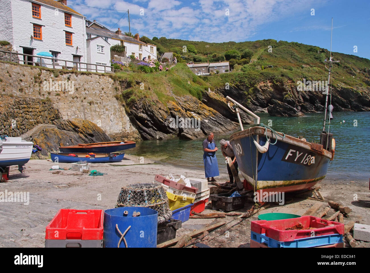 Harbours cornwall hi-res stock photography and images - Alamy
