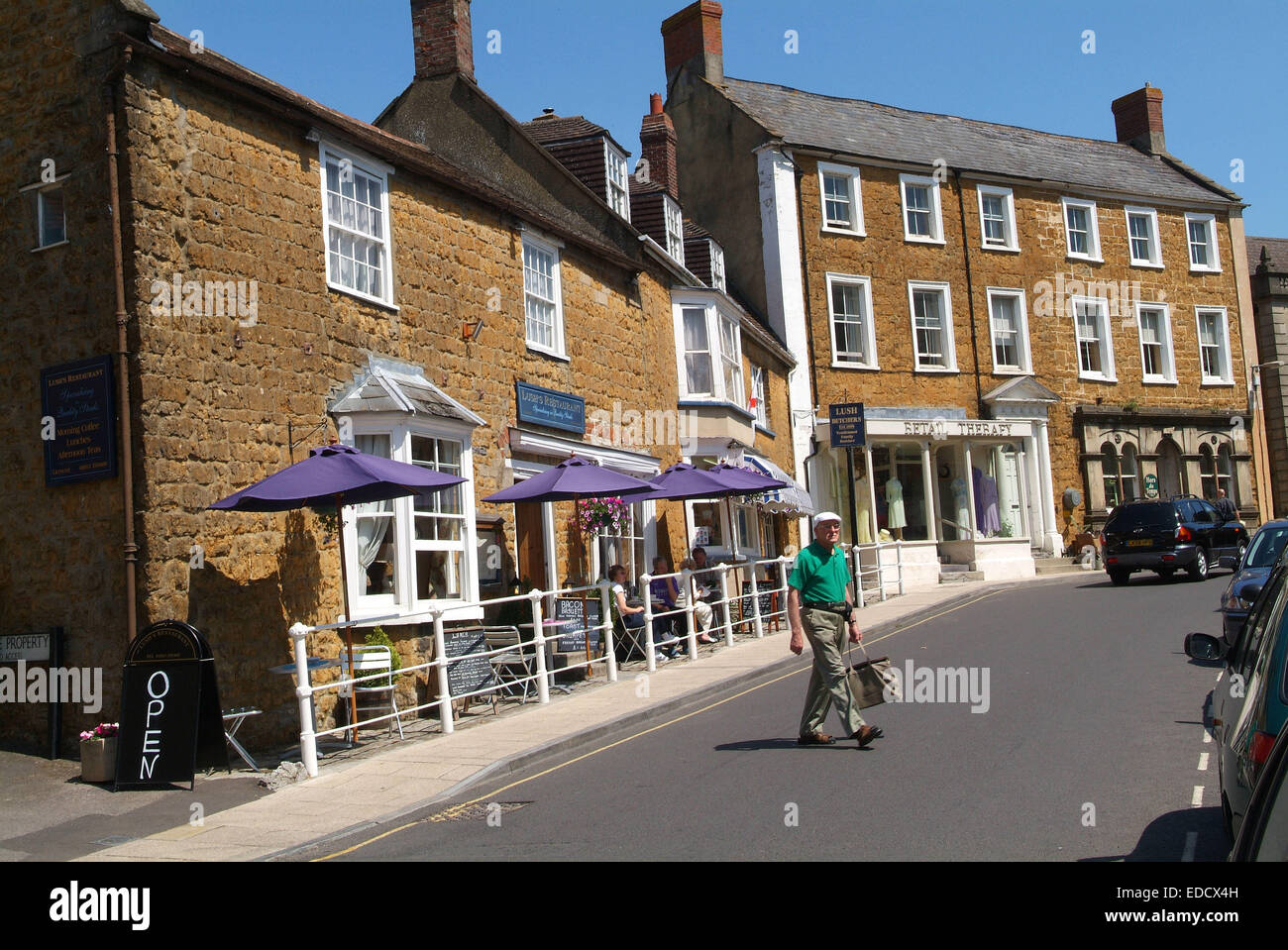The Somerset town of Castle Cary, showing the duck pond, high street ...