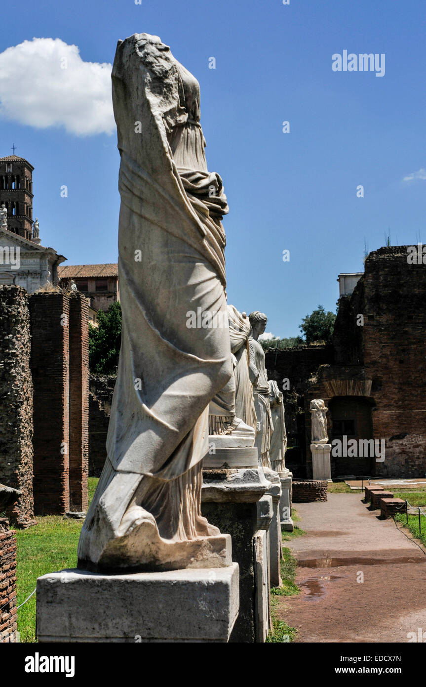 Statues along a walkway in the Roman Forum-Rome Italy Stock Photo - Alamy