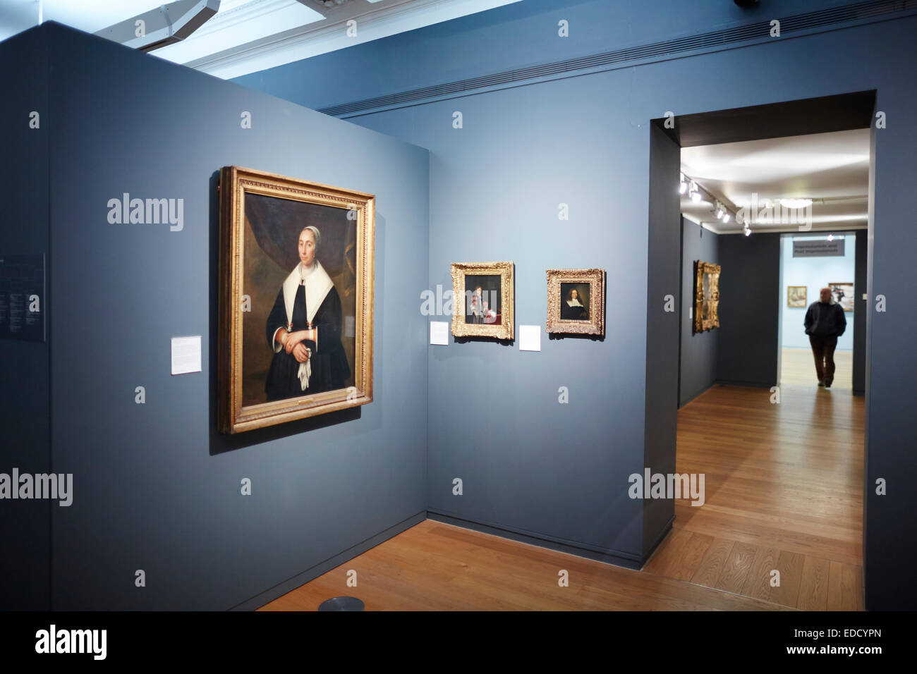 Paintings display inside gallery hi-res stock photography and images ...