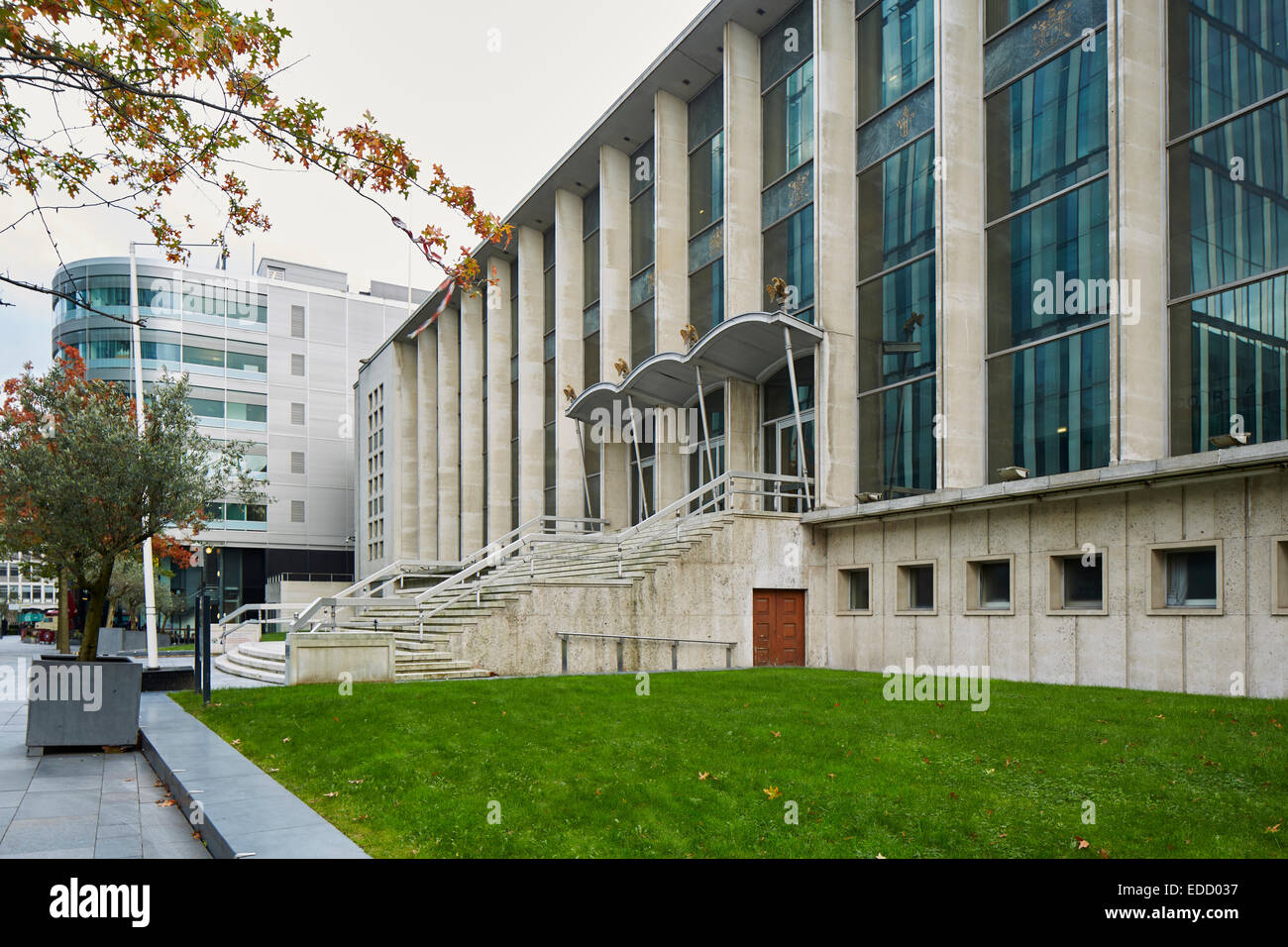 Exterior of Manchester Crown Court Stock Photo - Alamy