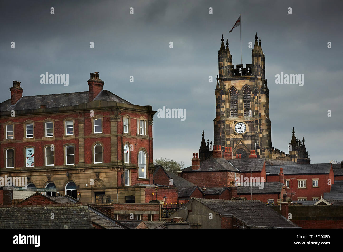 Town centre clock hi-res stock photography and images - Alamy