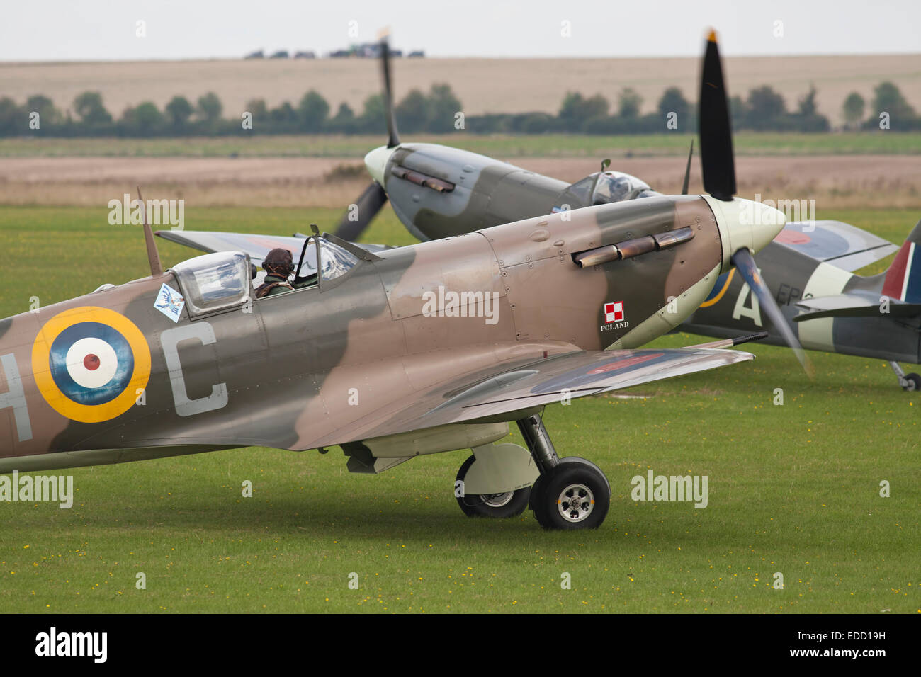 Spitfires ww2 hi-res stock photography and images - Alamy