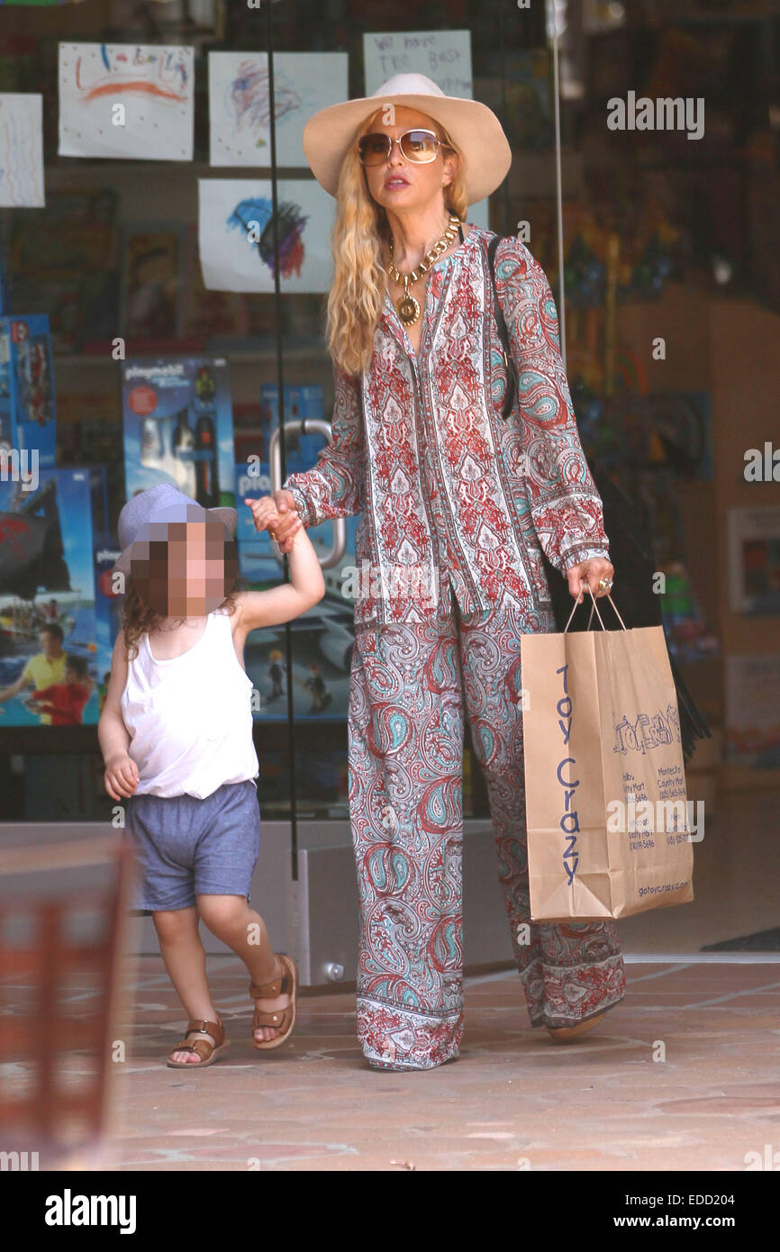 Rachel Zoe and son Skyler out together shopping for toys at Toy Crazy ...
