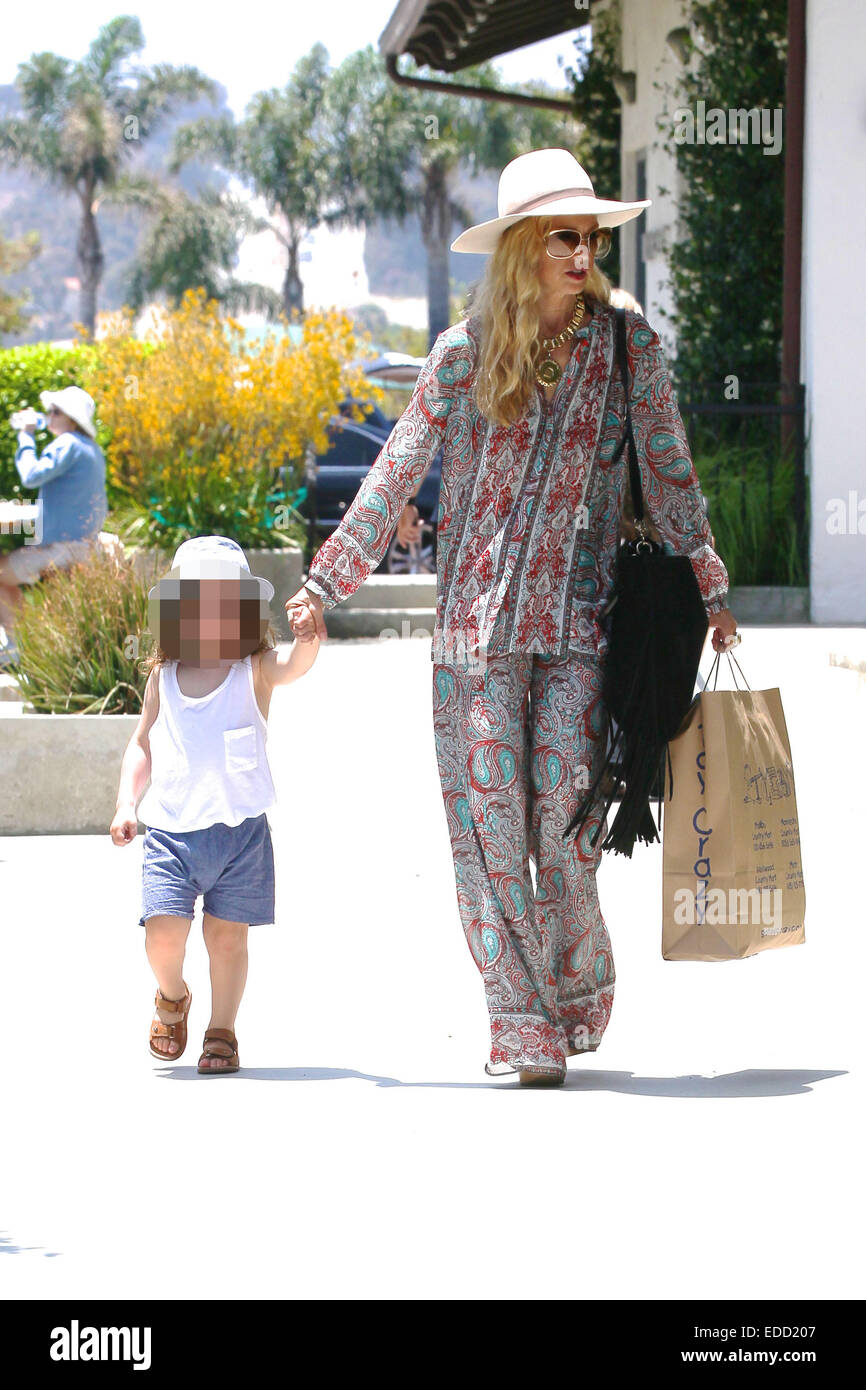 Rachel Zoe and son Skyler out together shopping for toys at Toy Crazy ...