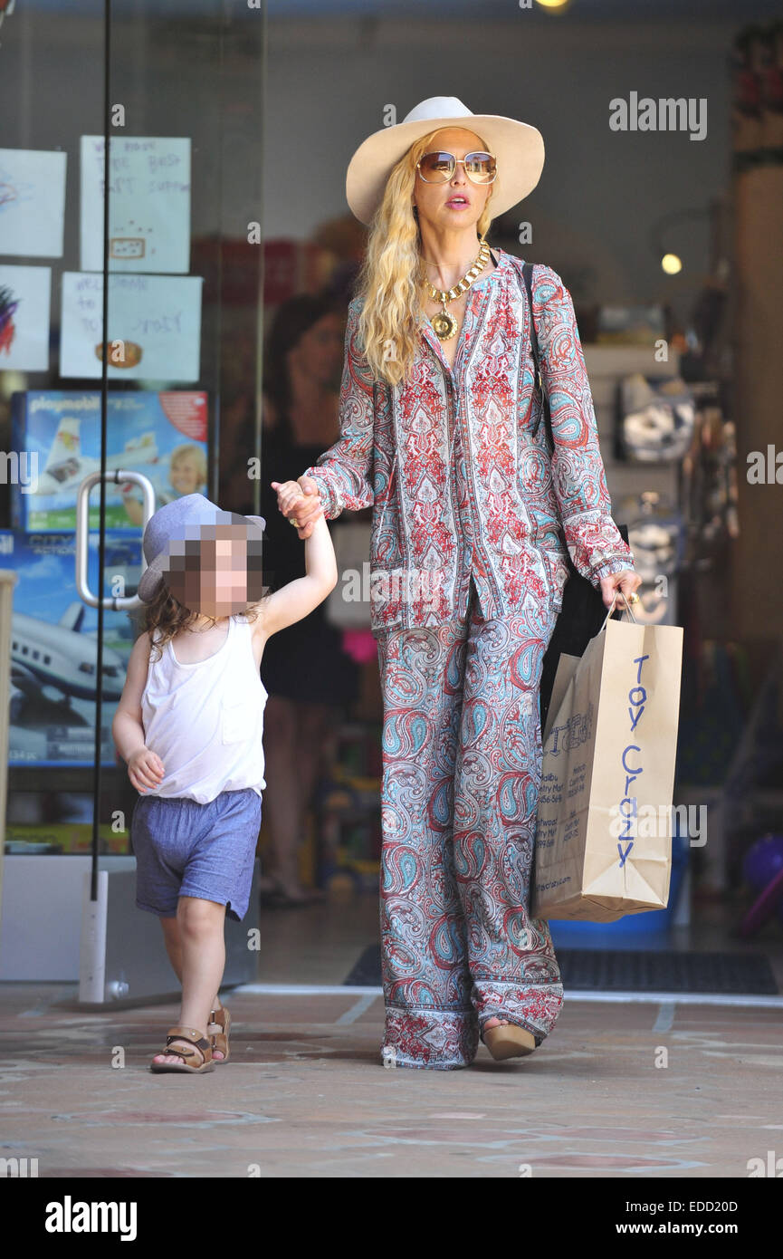 Rachel Zoe and son Skyler out together shopping for toys at Toy Crazy ...