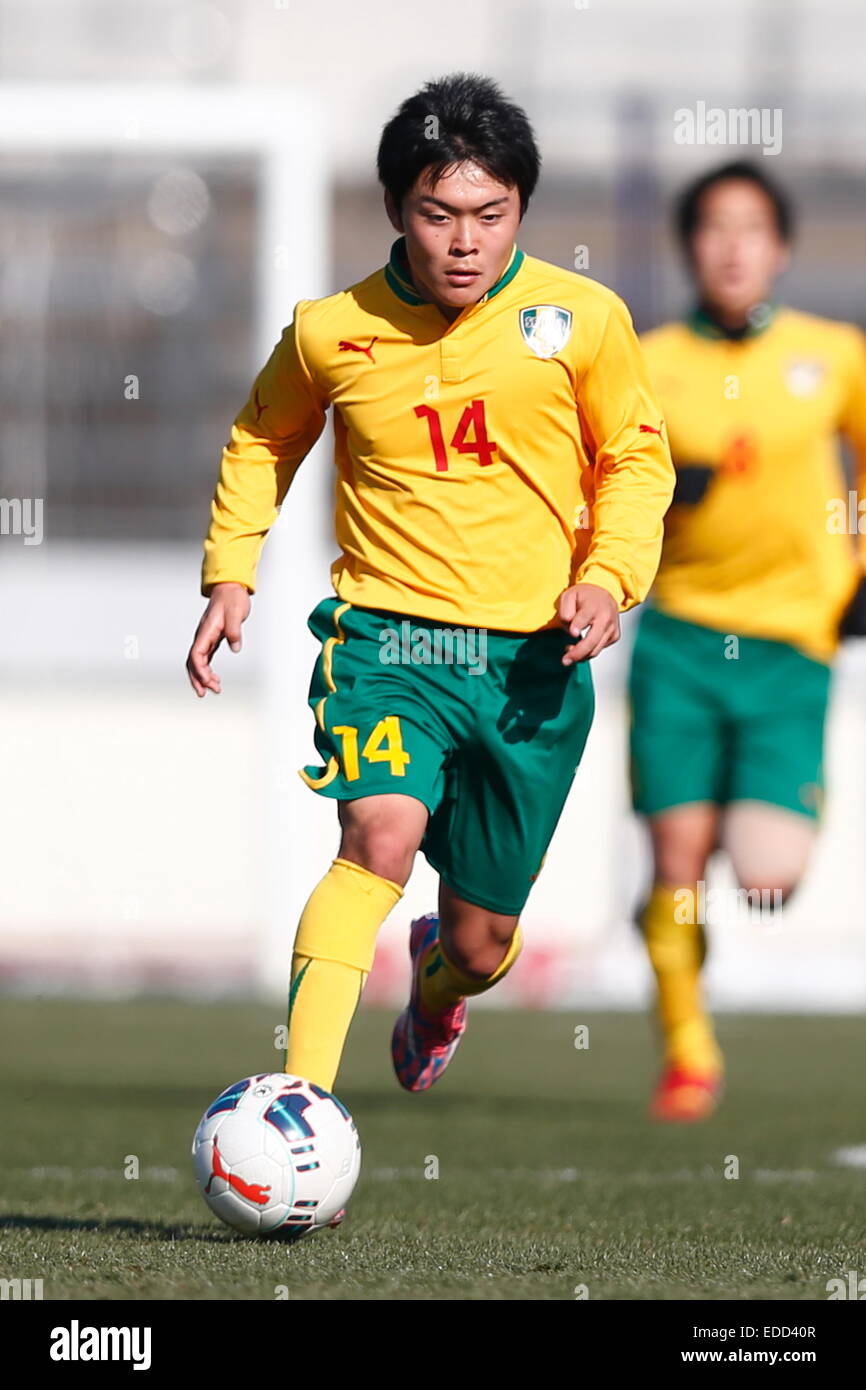 Komaba soccer field, Saitama, Japan. 5th Jan, 2015. Masashi Abe (Seiryo ...