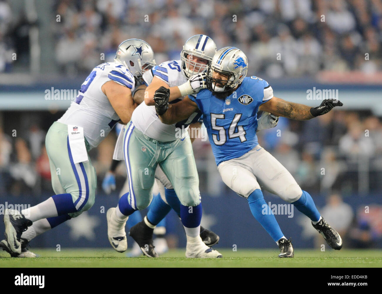 January 04, 2015: Detroit Lions outside linebacker DeAndre Levy #54 ...