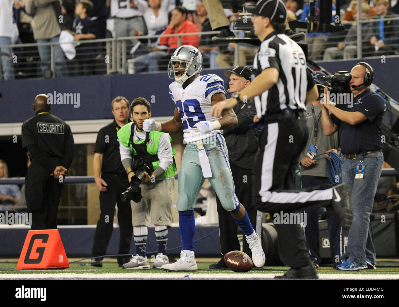 January 04, 2015: Dallas Cowboys running back DeMarco Murray #29 ...