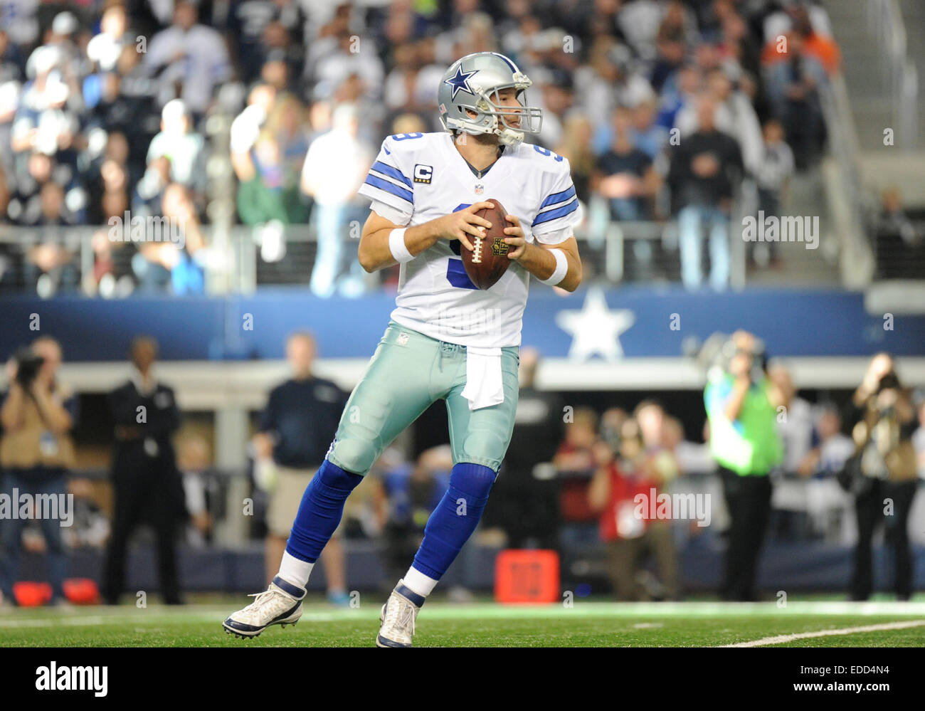January 04, 2015: Dallas Cowboys quarterback Tony Romo #9 threw for 293 ...