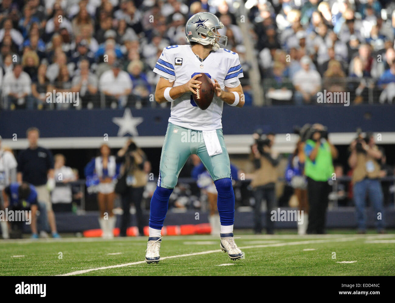 January 04, 2015: Dallas Cowboys quarterback Tony Romo #9 threw for 293 ...