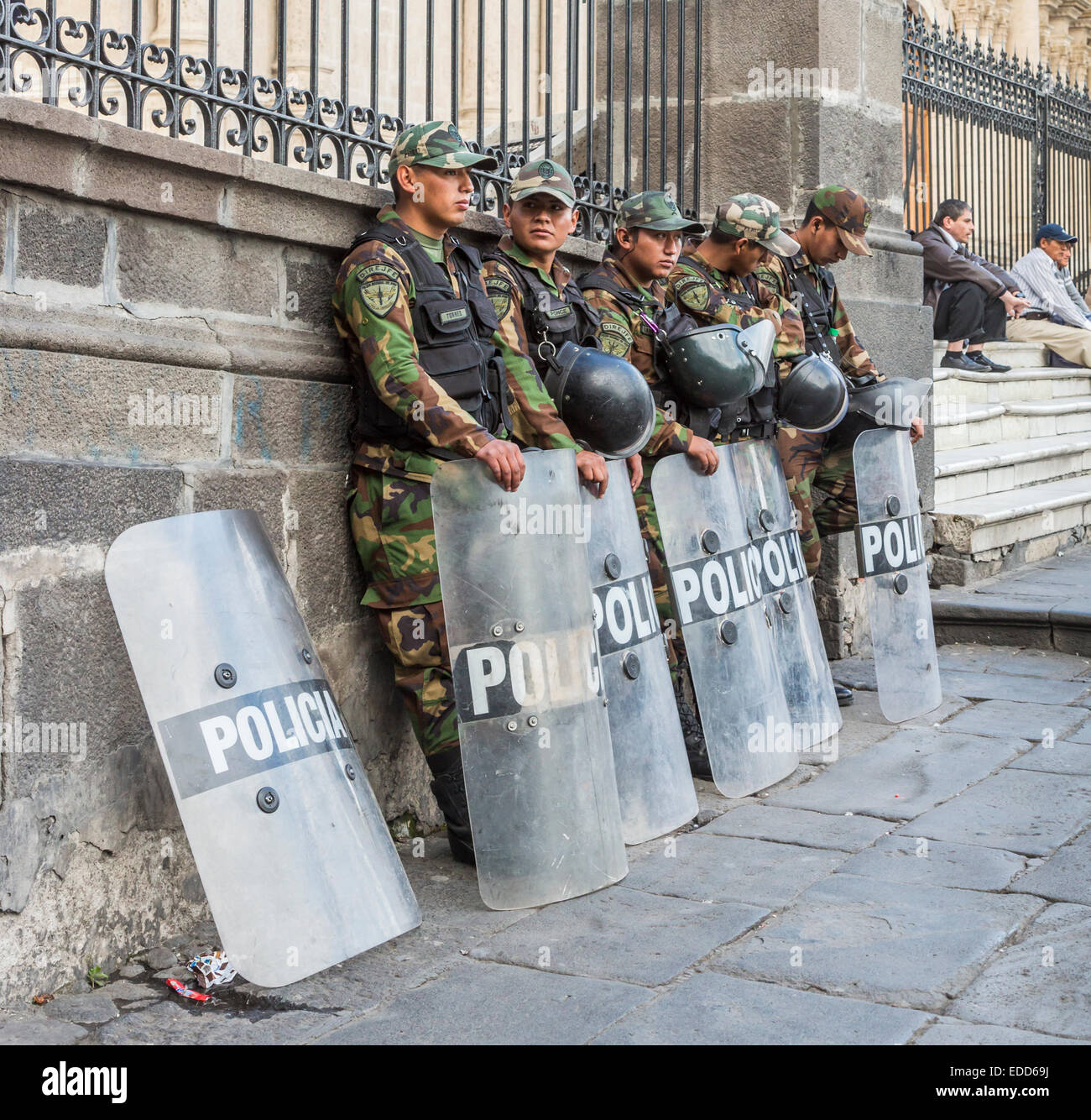 Peruvian police hi-res stock photography and images - Alamy